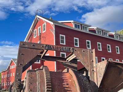 Explore Historic Kennicott Town | Kennicott Glacier Lodge
